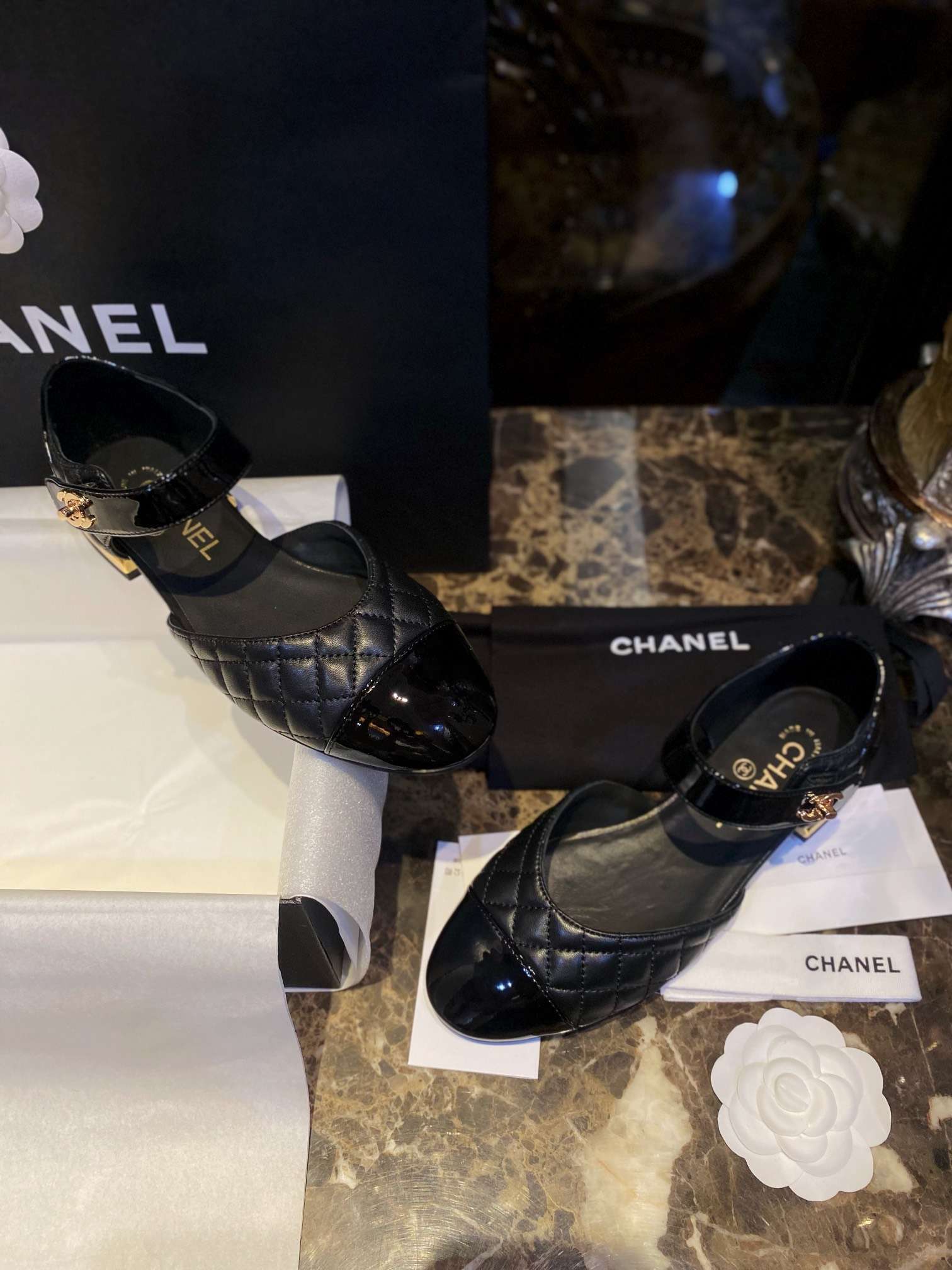 Chanel CC Logo Sling Black For Women - DAAXIO.US