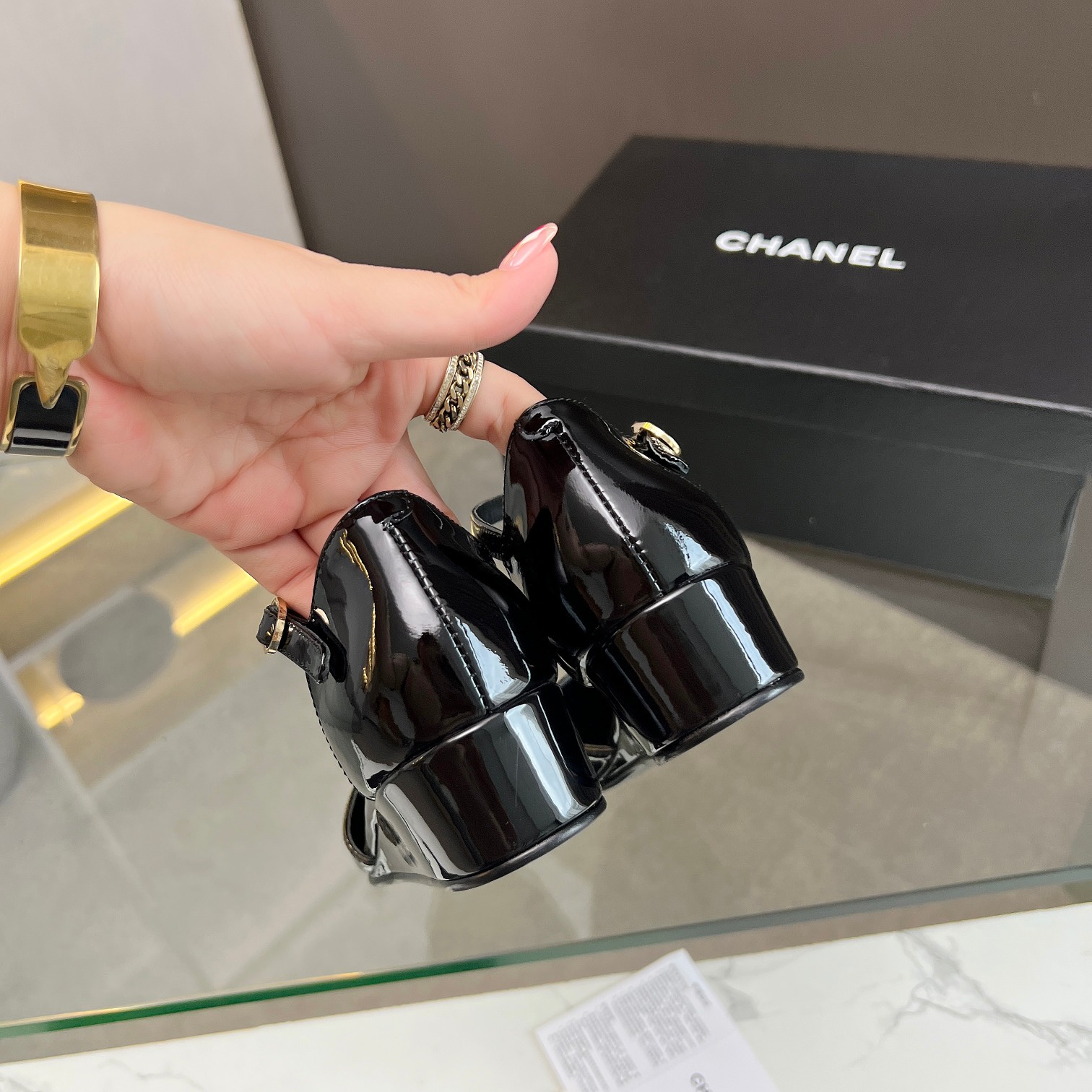 Chanel Flower Patterns Casual Black For Women - DAAXIO.US