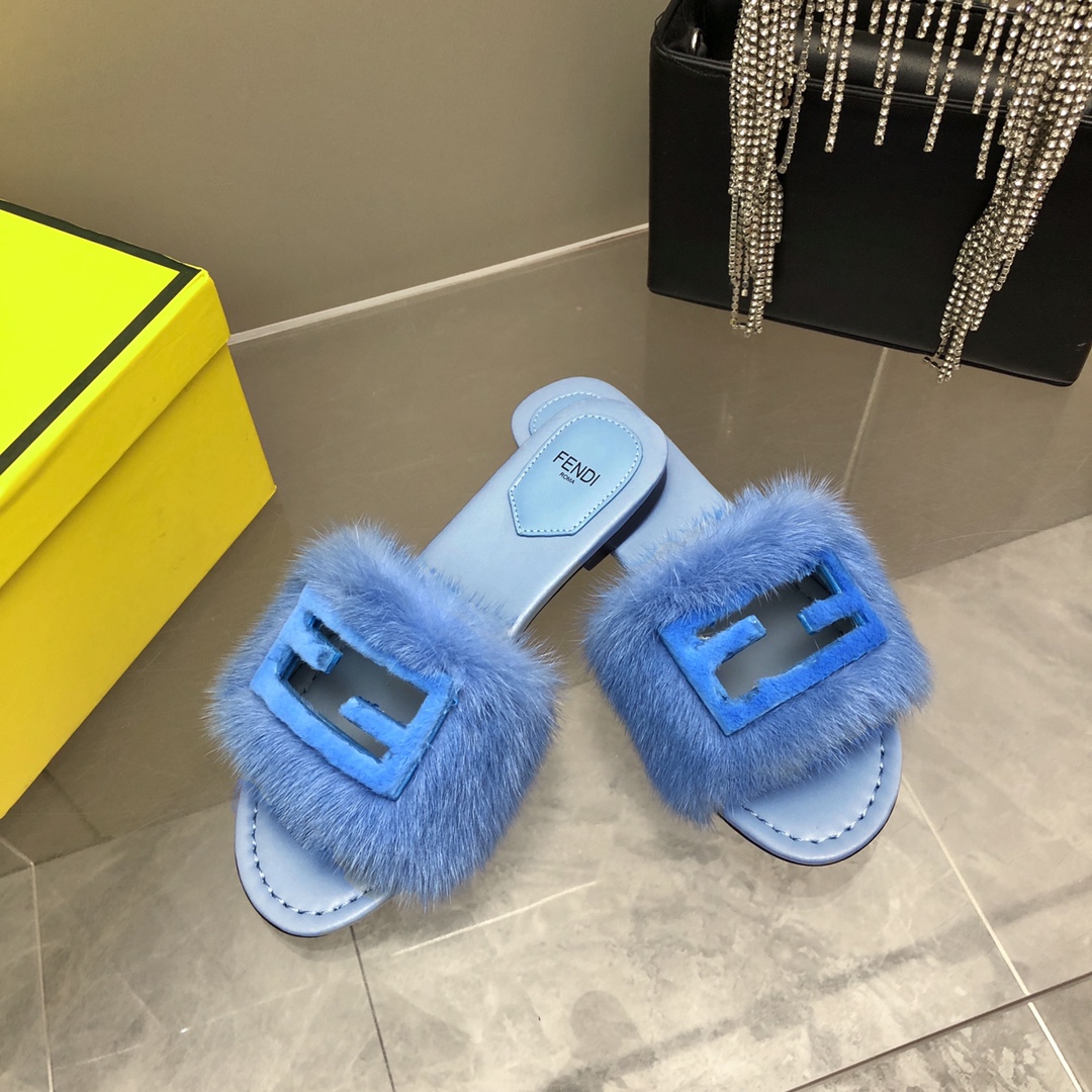 Fendi Signature Blue Mink Slides For Women - DAAXIO.US