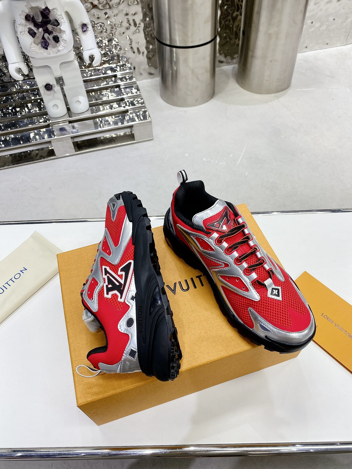Louis Vuitton Men's LV Runner Tatic Sneaker Red For Men LV - DAAXIO