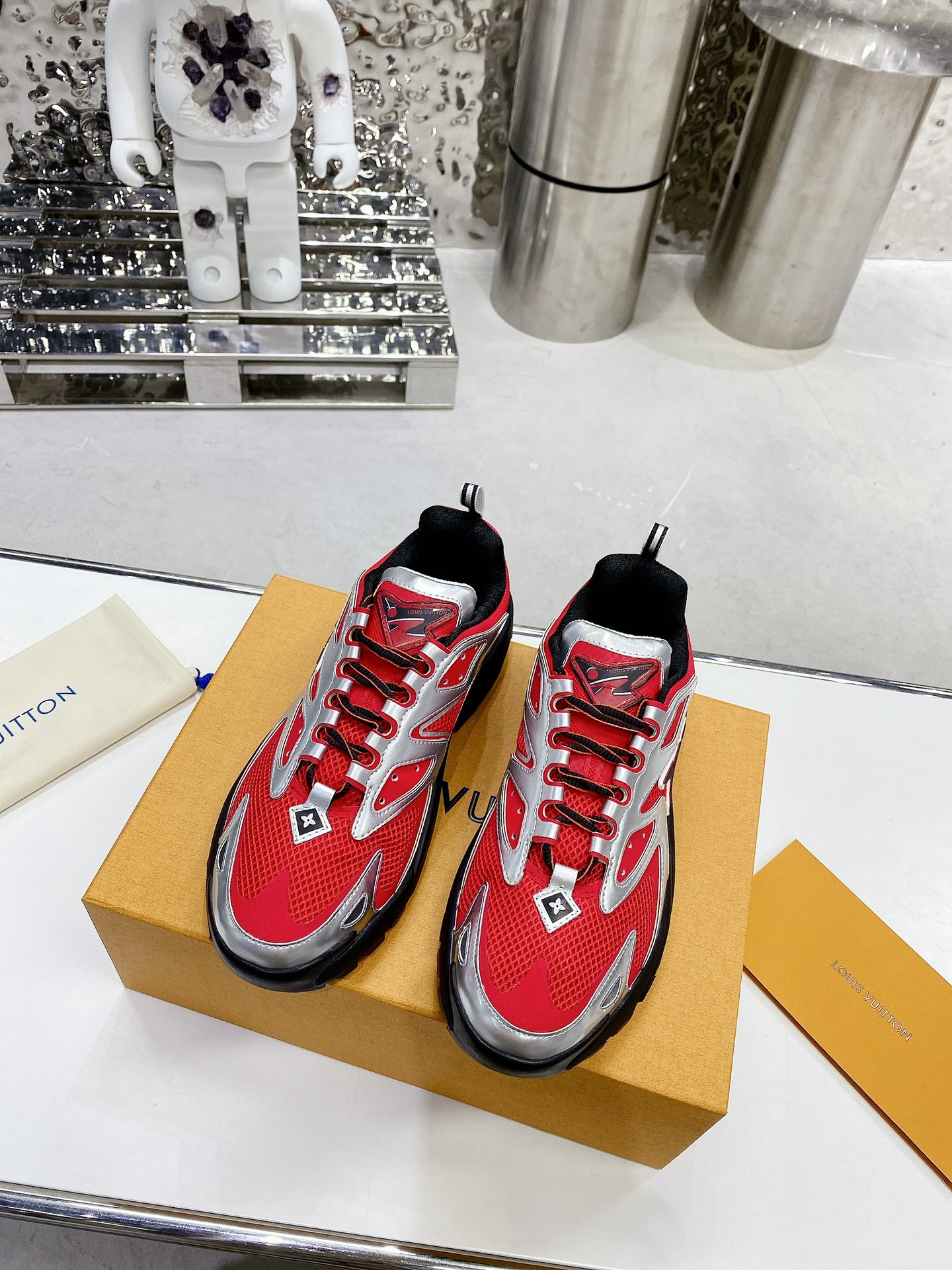 Louis Vuitton Men's LV Runner Tatic Sneaker Red For Men LV - DAAXIO